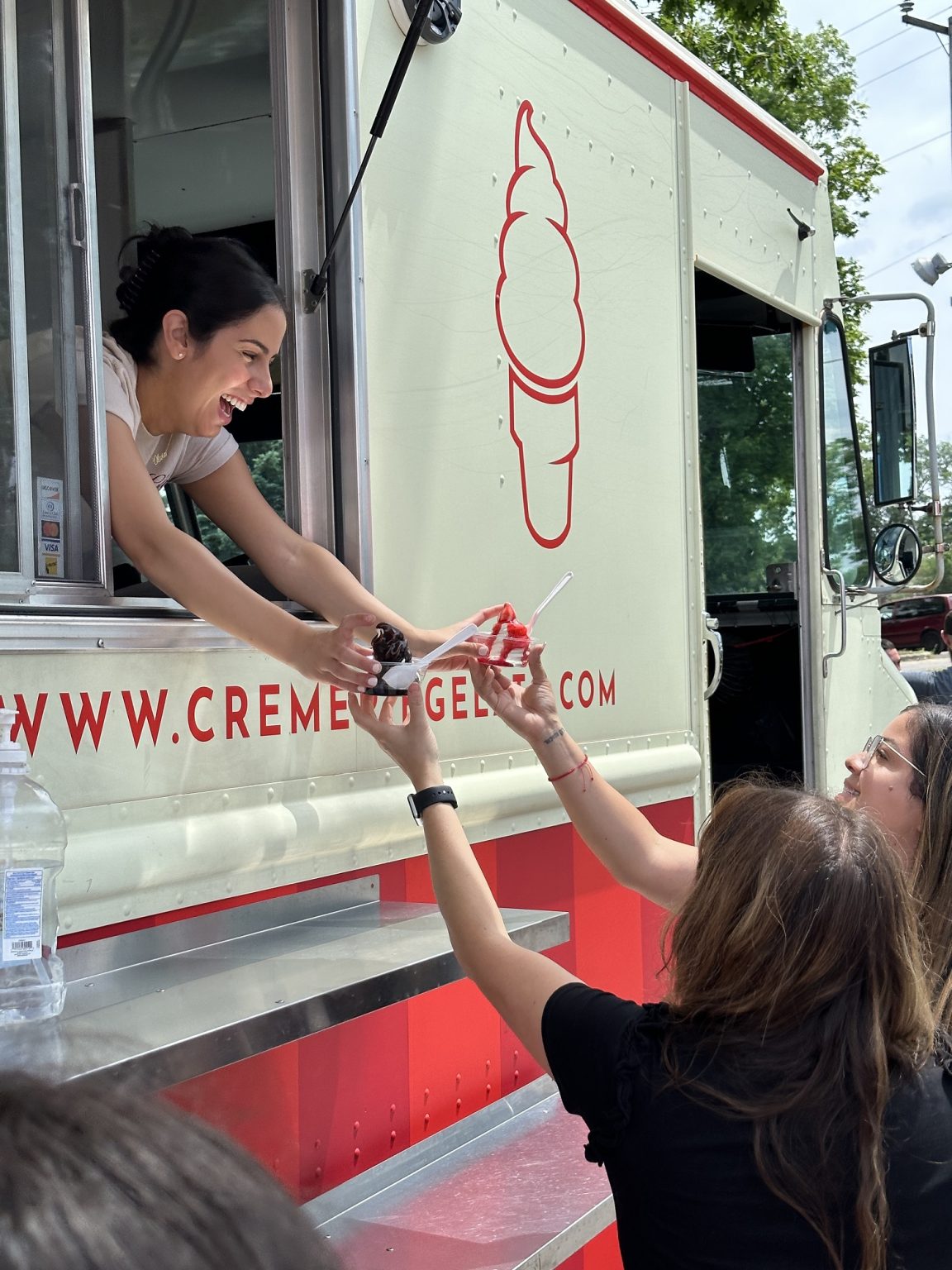 Book ice cream truck - friends & family events - Cremerie Gelato